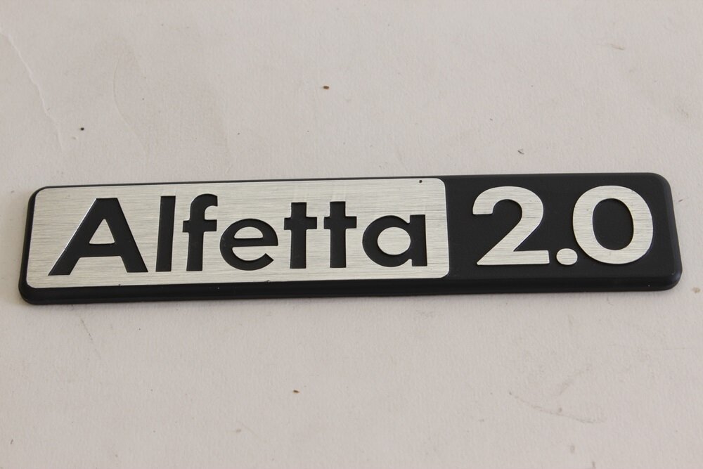 Emblem lettering 'Alfetta 2.0' NOS Original Alfetta 2.0
