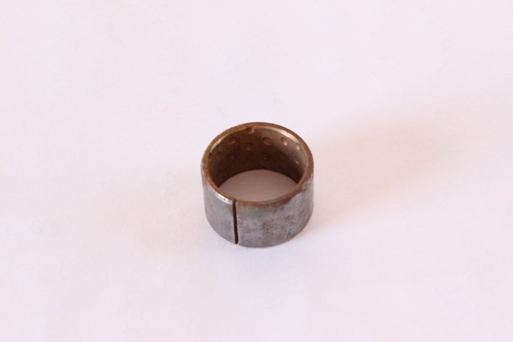 Guide bushing intermediate wheel front cover NEW 105+116