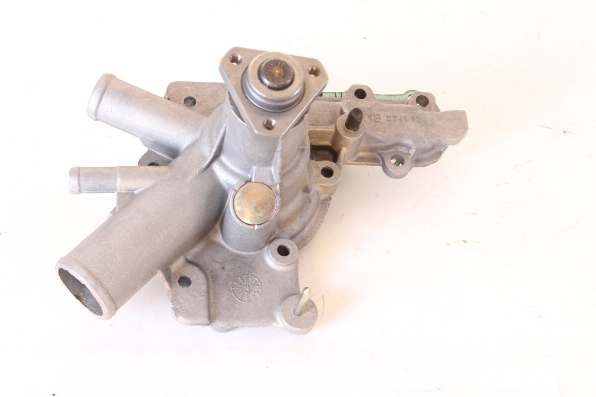 Water pump Alfa Spider Series 4 + various 4-cylinder NOS original Spi